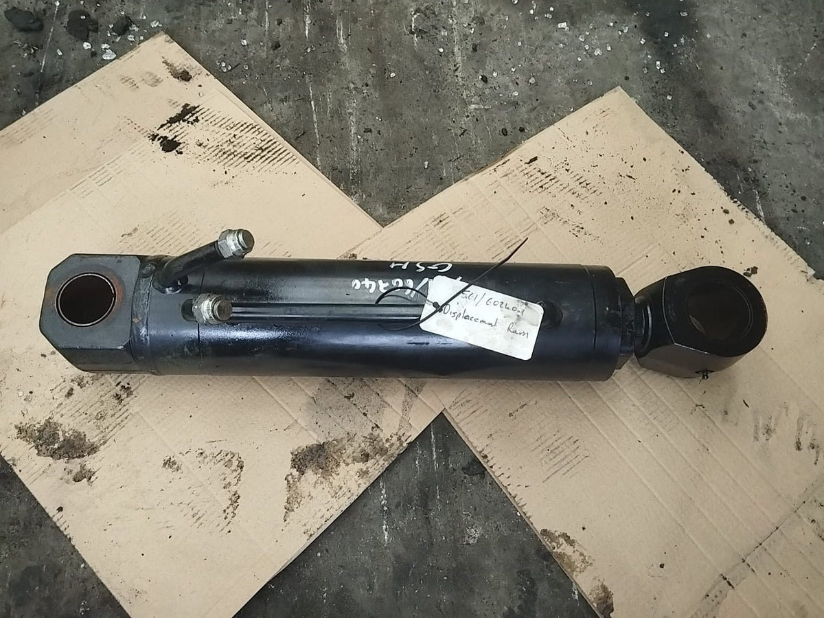 SECOND HAND DISPLACEMENT RAM JCB Part No. 561/60240 - Vicary Plant JCB ...