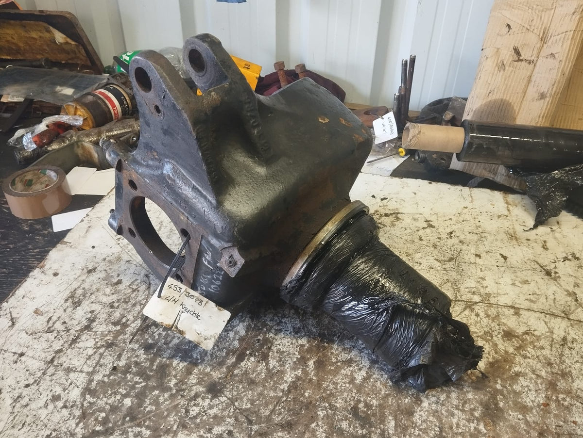 SECOND HAND STEERING KNUCKLE JCB Part No. 453/30781 - Vicary Plant JCB ...