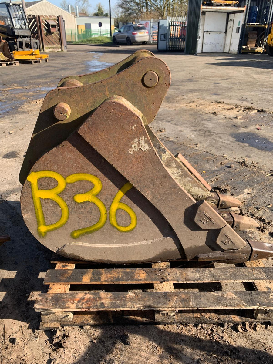SECOND HAND JS130 2FT BUCKET - Vicary Plant JCB Spares – Vicary Plant ...