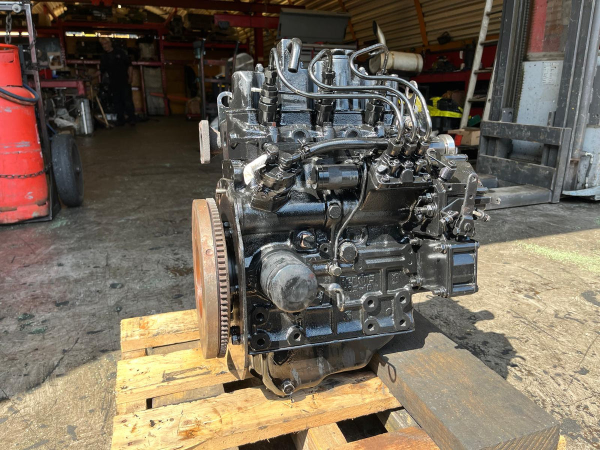 SECOND HAND COMPLETE RECONDITIONED KD PERKINS ENGINE - Vicary Plant JCB ...