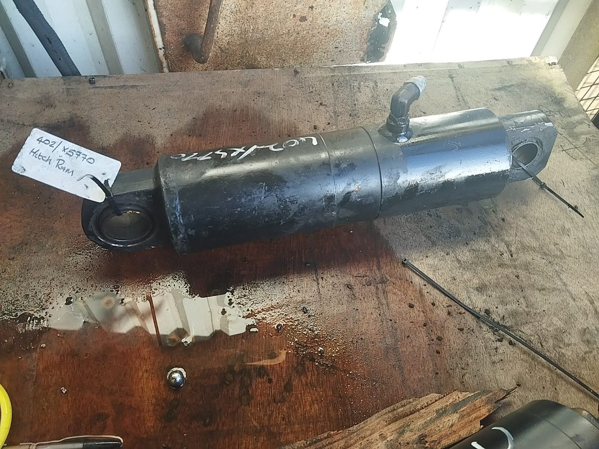 SECOND HAND HITCH RAM JCB Part No. 402/X5770 - Vicary Plant JCB Spares ...