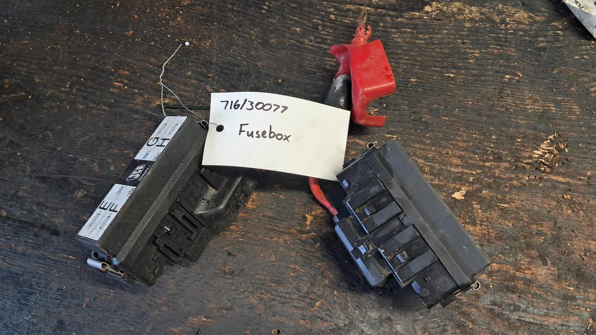 SECOND HAND FUSE LINK BOX 4 WAY JCB Part No. 716/30077 - Vicary Plant ...