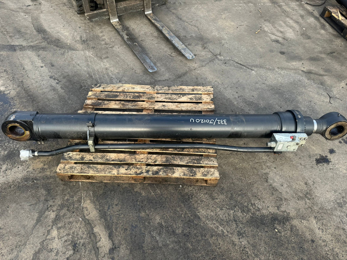 SECOND HAND DIPPER RAM JCB Part No. 332/J0120 - Vicary Plant JCB Spares ...