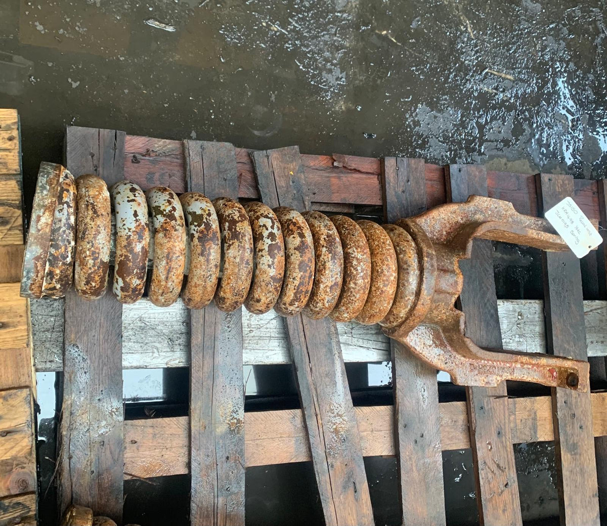 SECOND HAND YOKE JCB Part No. KRA1498 AND SPRING JLN0195 - Vicary Plant ...