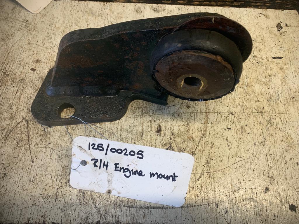 SECOND HAND ENGINE MOUNT RH JCB Part No. 125/00205 - Vicary Plant JCB ...