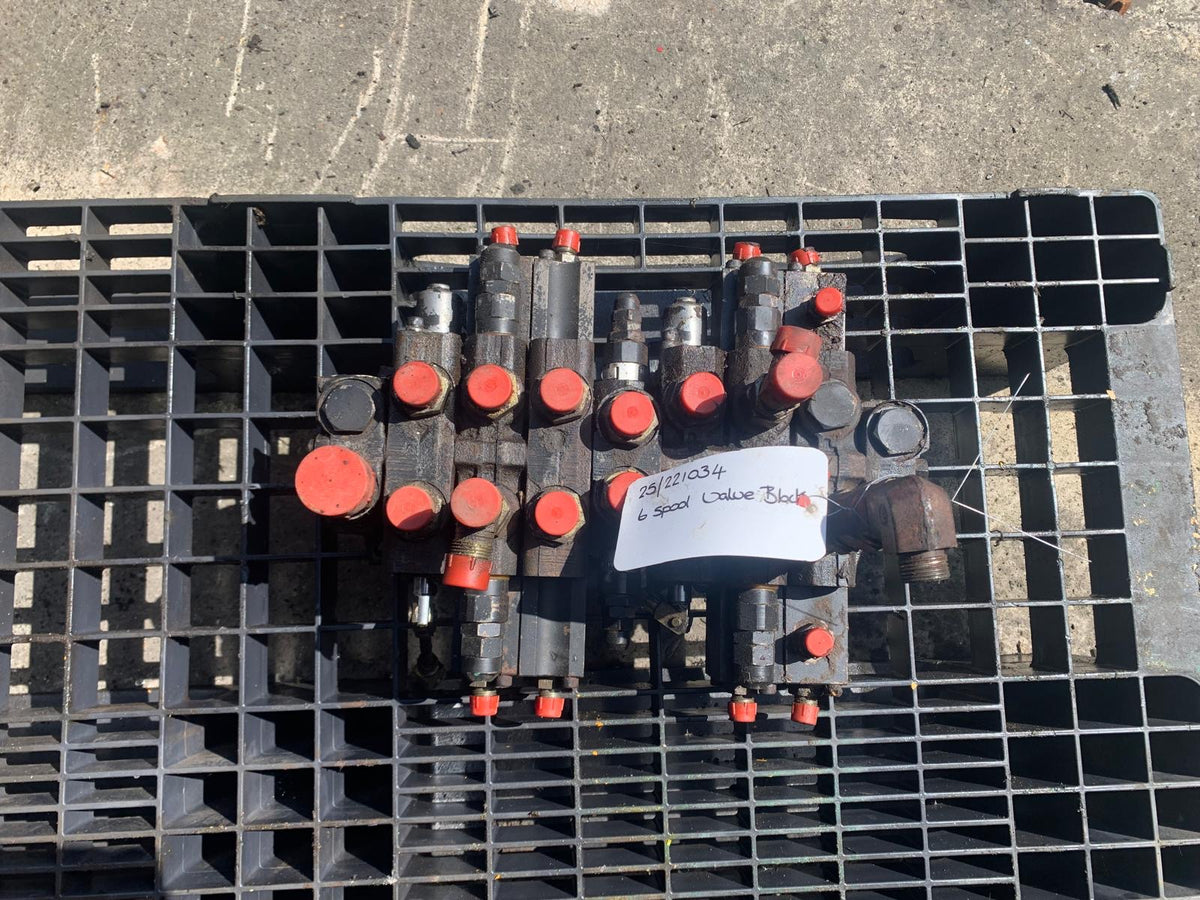 SECOND HAND 6 PORT VALVE BLOCK JCB Part No. 25/221034 - Vicary Plant ...