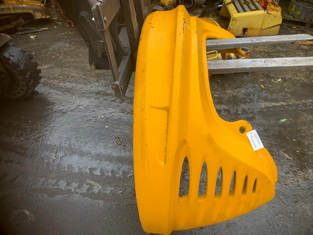 SECOND HAND COUNTER WEIGHT JCB Part No. 332/P8723 - Vicary Plant JCB ...