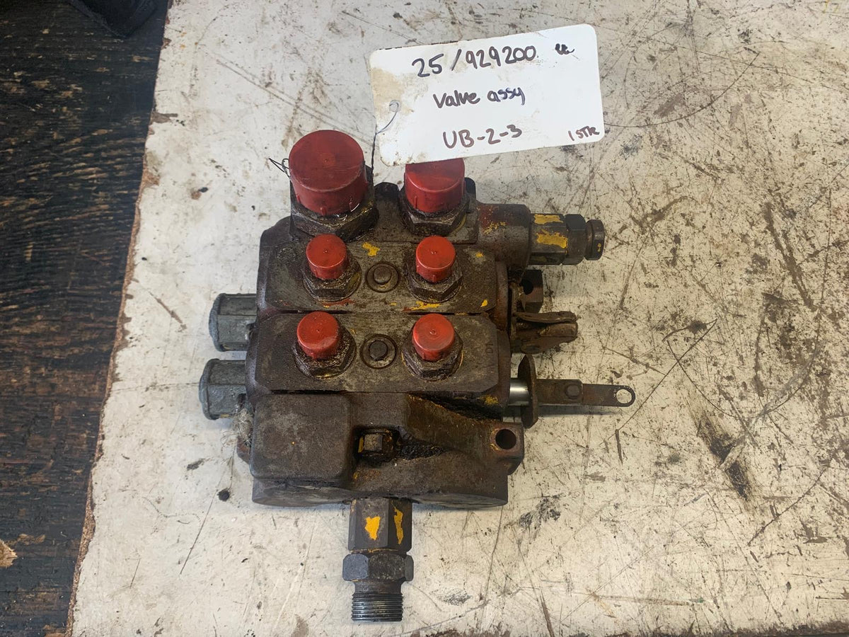 SECOND HAND VALVE BLOCK 2 SPOOL JCB Part No. 25/929200 - Vicary Plant ...