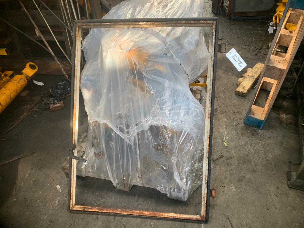 SECOND HAND FRAME LH SIDE WINDOW JCB Part No. 120/83700 - Vicary Plant ...