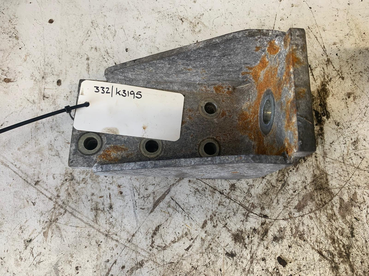 SECOND HAND ENGINE MOUNT JCB Part No. 332/K3195 - Vicary Plant JCB ...