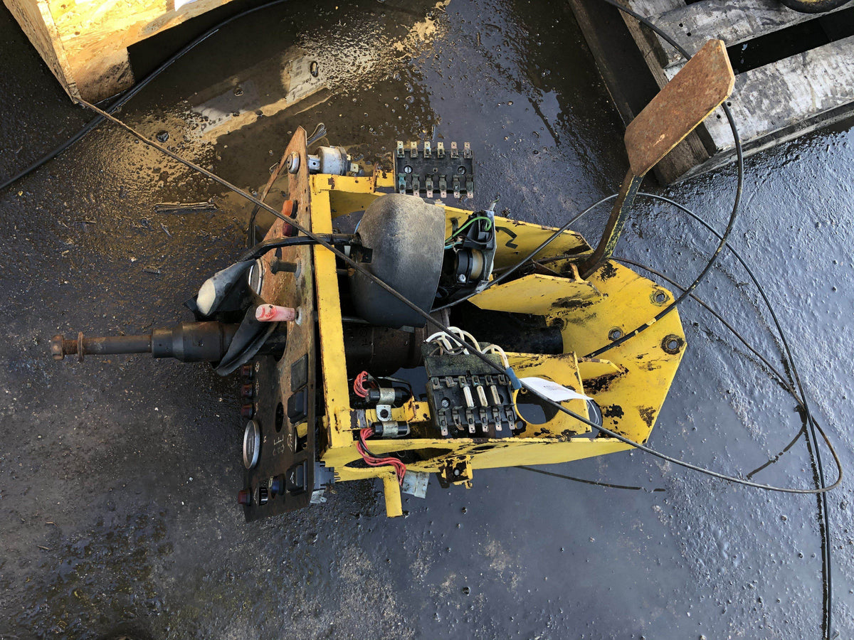 SECOND HAND SEMI COMPLETE DASH/STEERING COLUMN JCB Part No. 150/90100 ...