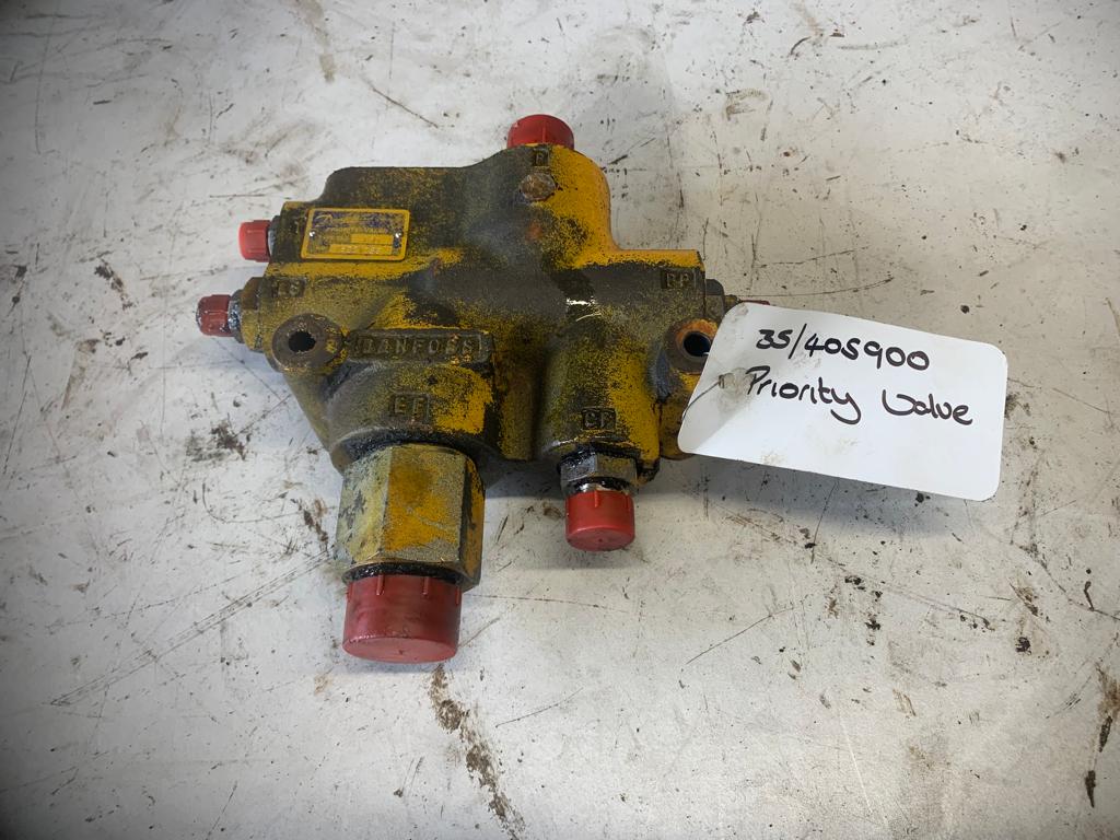 SECOND HAND PRIORITY VALVE JCB Part No. 35/405900 - Vicary Plant JCB ...