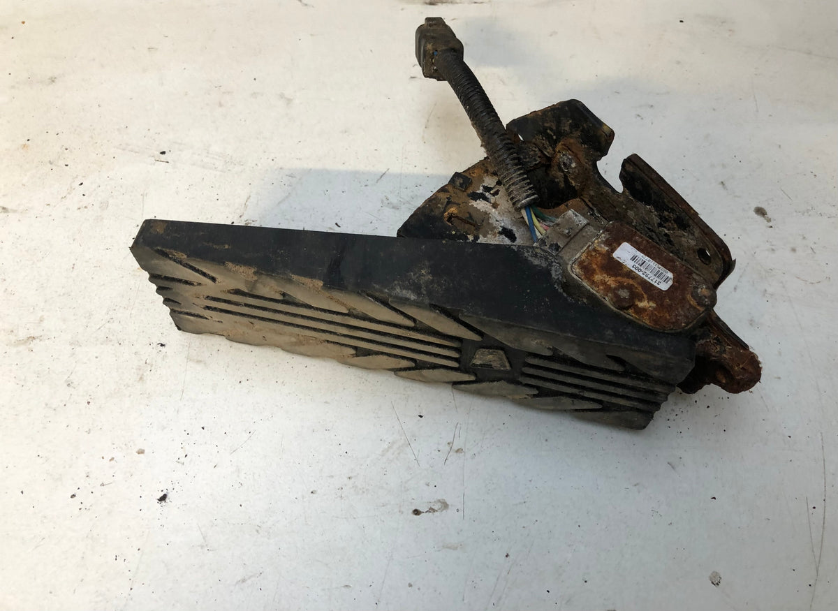 SECOND HAND ELEC THROTTLE PEDAL JCB Part No. 333/S7719 - Vicary Plant ...