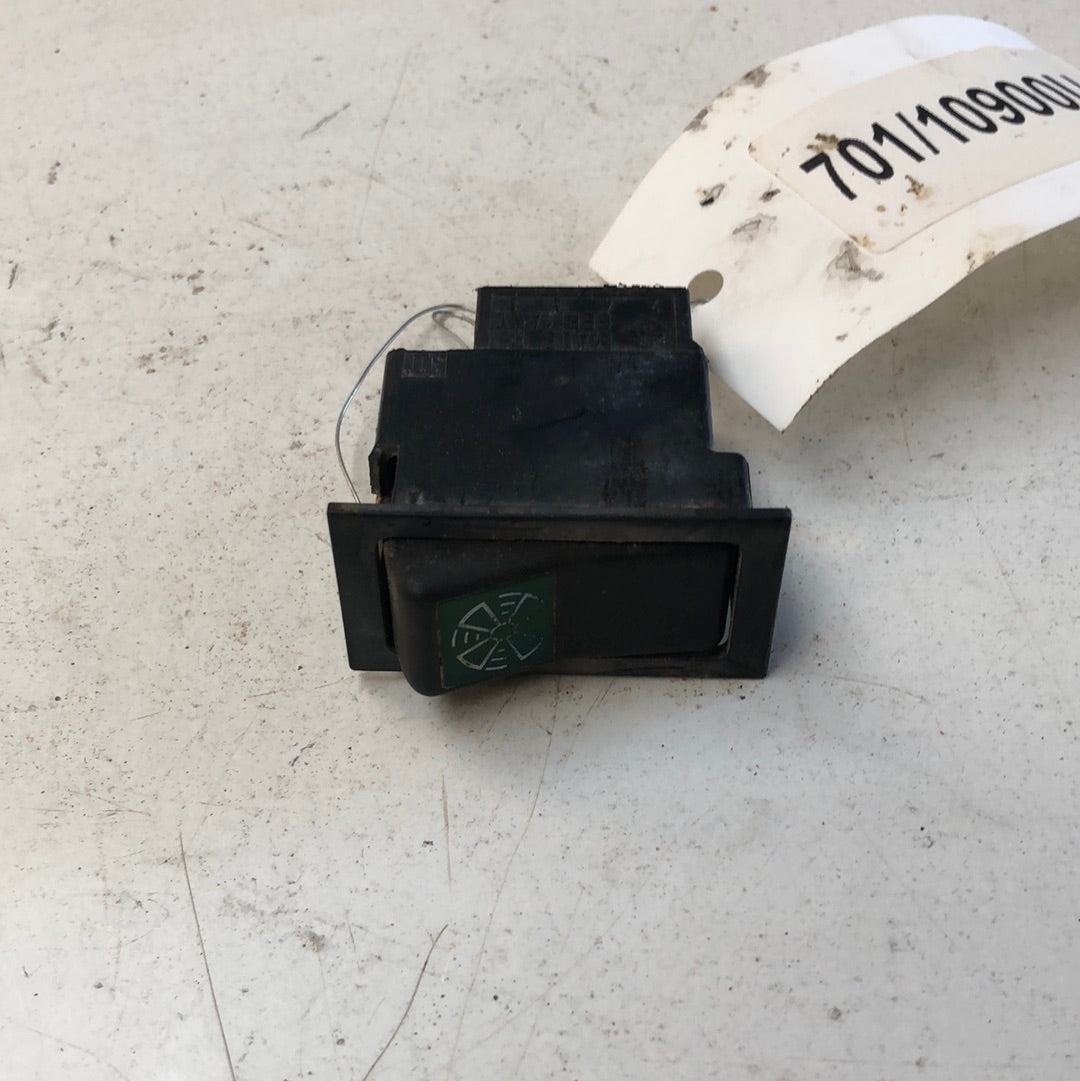 SECOND HAND BLOWER SWITCH JCB Part No. 701/10900A - Vicary Plant JCB ...