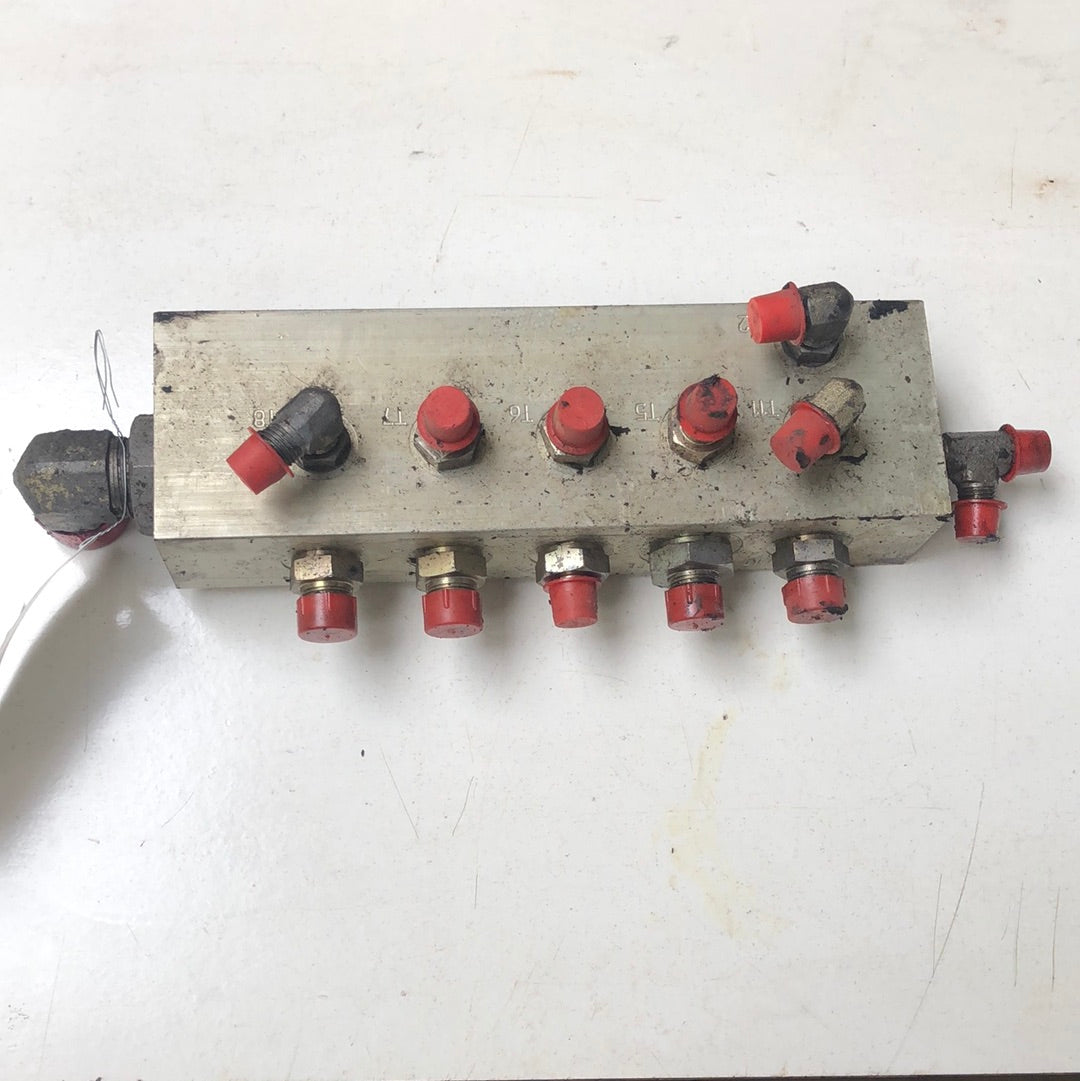 SECOND HAND MANIFOLD JCB Part No. JLJ0284 - Vicary Plant JCB Spares ...