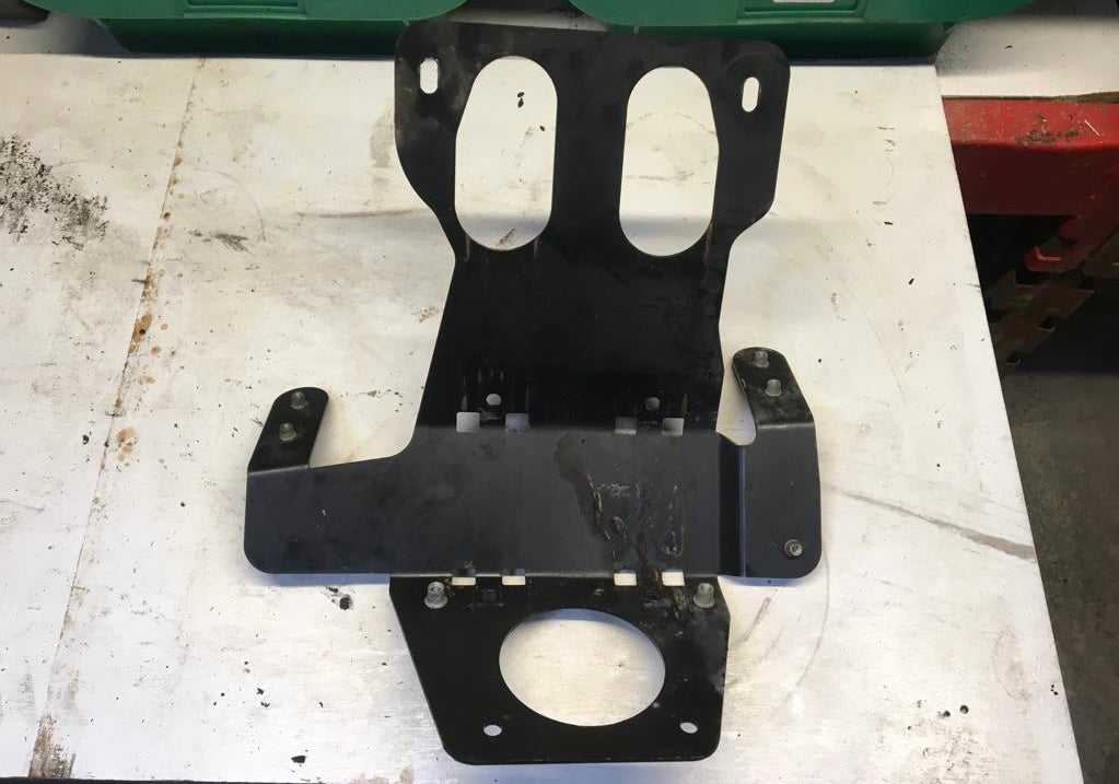 SECOND HAND AIR FILTER SUPPORT JCB Part No. 334/T9880 - Vicary Plant ...