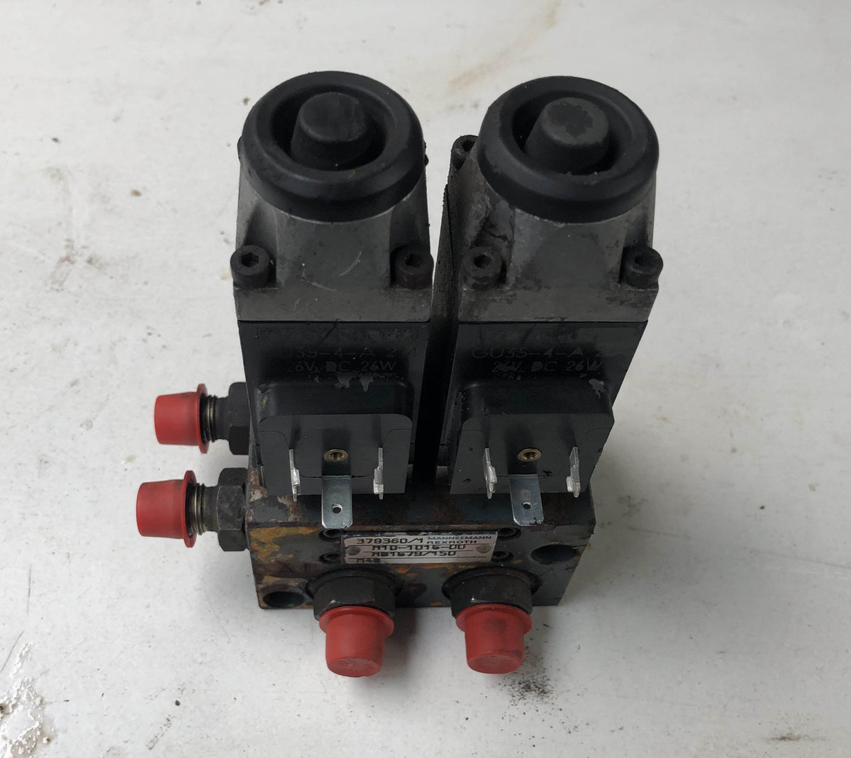 SECOND HAND AUX VALVE ASSEMBLY JCB Part No. JLJ0016 - Vicary Plant JCB ...