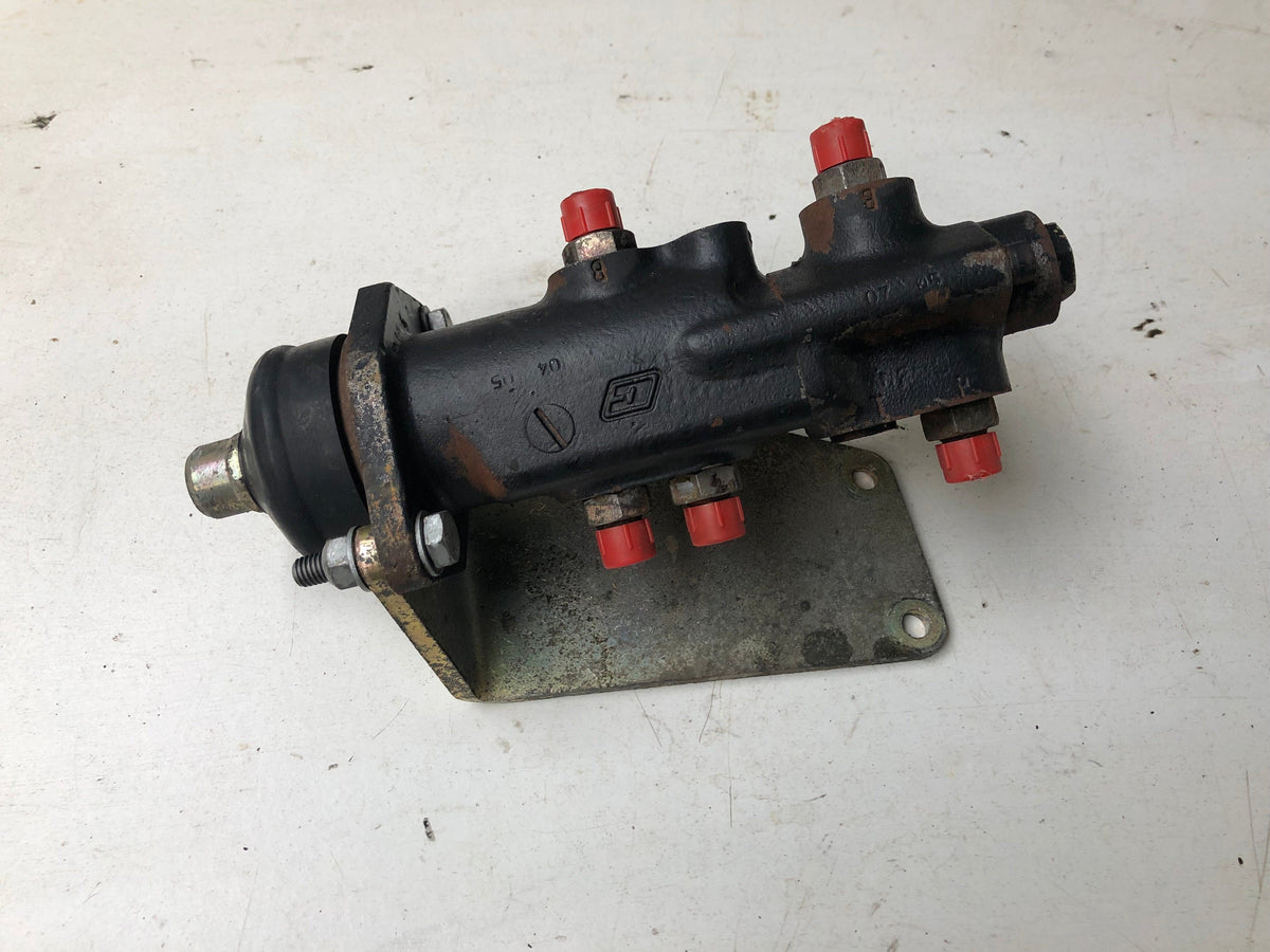 SECOND HAND BRAKE MODULATING VALVE JCB Part No. 332/V8520 - Vicary ...