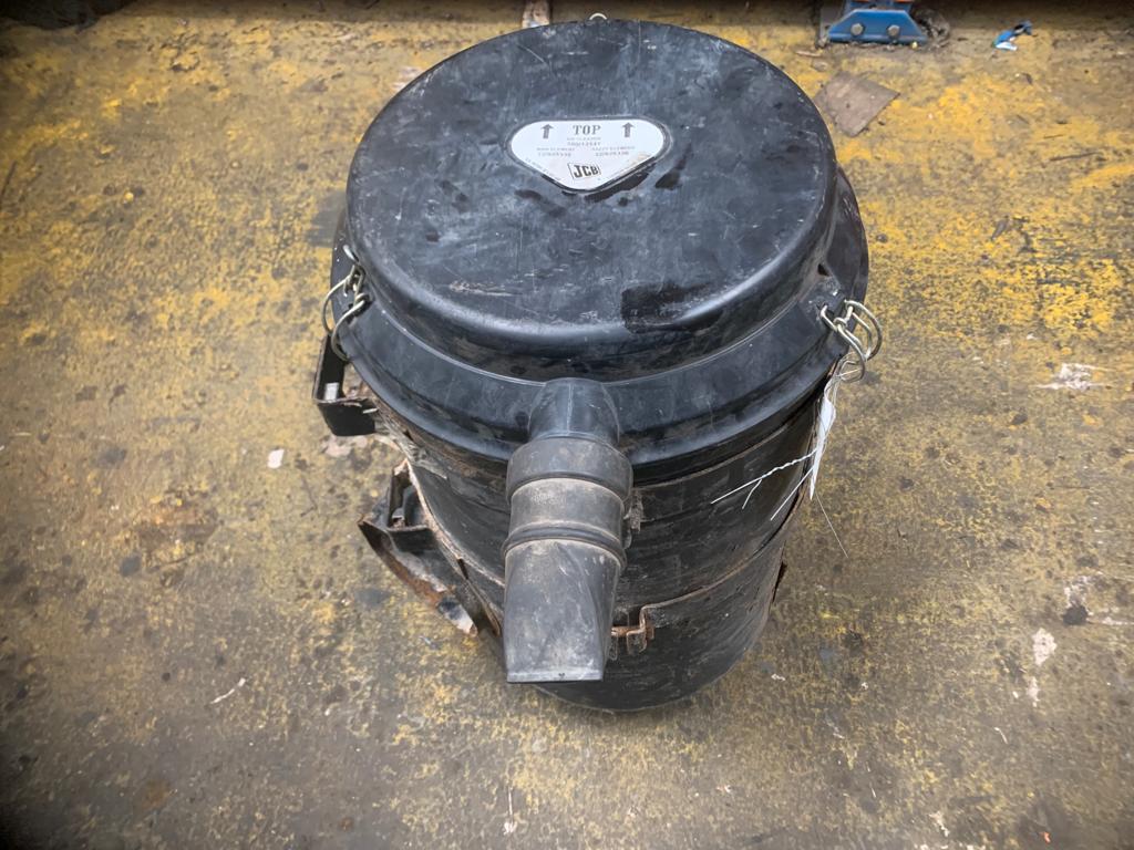 SECOND HAND AIR FILTER ASSEMBLY JCB Part No. 580/12141 - Vicary Plant ...